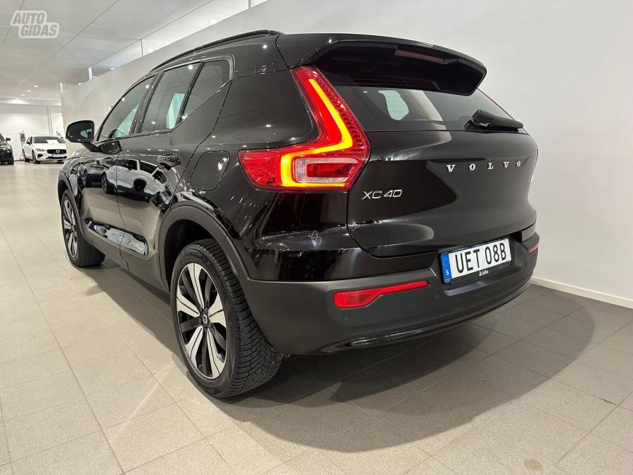 Black Volvo XC40 2023 in Kaunas, with an engine capacity of 0.00 L and mileage of 31 thousand km for 35655 €, photo 4 on AUTOMOTO.COM.LV