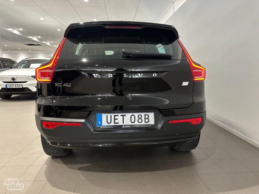 Black Volvo XC40 2023 in Kaunas, with an engine capacity of 0.00 L and mileage of 31 thousand km for 35655 €, photo 5 on AUTOMOTO.COM.LV