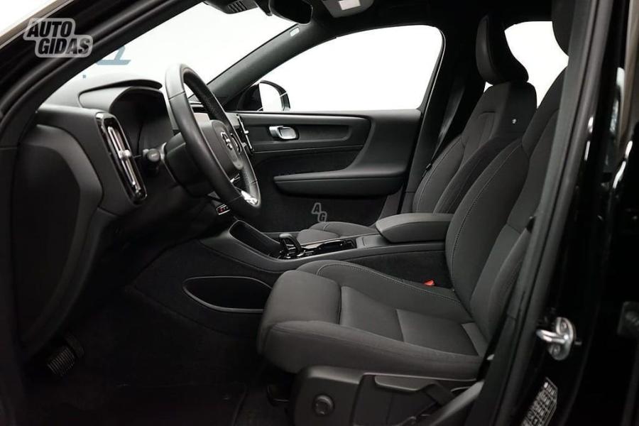 Black Volvo XC40 2023 in Kaunas, with an engine capacity of 0.00 L and mileage of 63 thousand km for 34220 €, photo 5 on AUTOMOTO.COM.LV