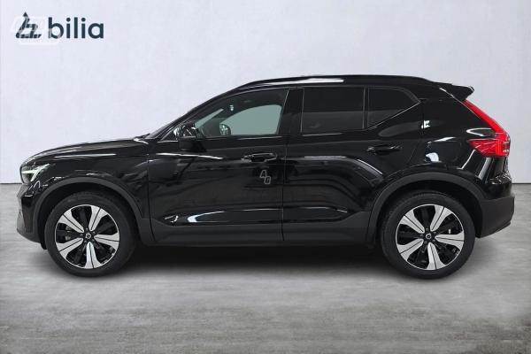 Black Volvo XC40 2023 in Kaunas, with an engine capacity of 0.00 L and mileage of 92 thousand km for 32658 €, photo 3 on AUTOMOTO.COM.LV