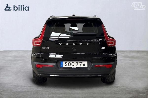 Black Volvo XC40 2023 in Kaunas, with an engine capacity of 0.00 L and mileage of 43 thousand km for 32746 €, photo 9 on AUTOMOTO.COM.LV