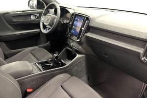 Black Volvo XC40 2023 in Kaunas, with an engine capacity of 0.00 L and mileage of 24 thousand km for 34220 €, photo 10 on AUTOMOTO.COM.LV