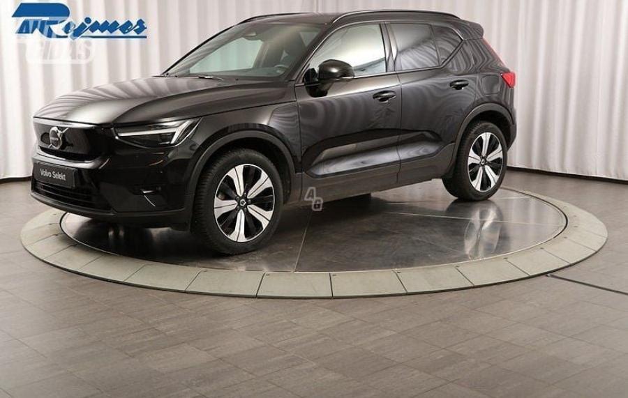 Melns Volvo XC40 2023 Kauņa, ar dzinēja tilpumu 0.00 L un nobraukumu 56 tūkst. km par 33238 €, foto 1 vietnē AUTOMOTO.COM.LV
