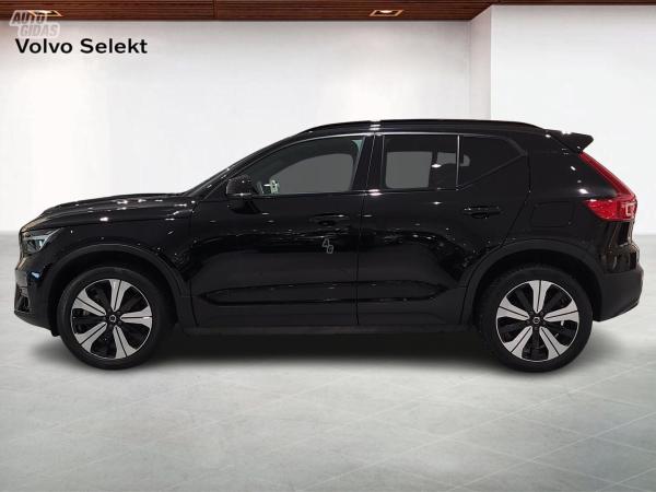 Melns Volvo XC40 2023 Kauņa, ar dzinēja tilpumu 0.00 L un nobraukumu 21 tūkst. km par 35115 €, foto 3 vietnē AUTOMOTO.COM.LV