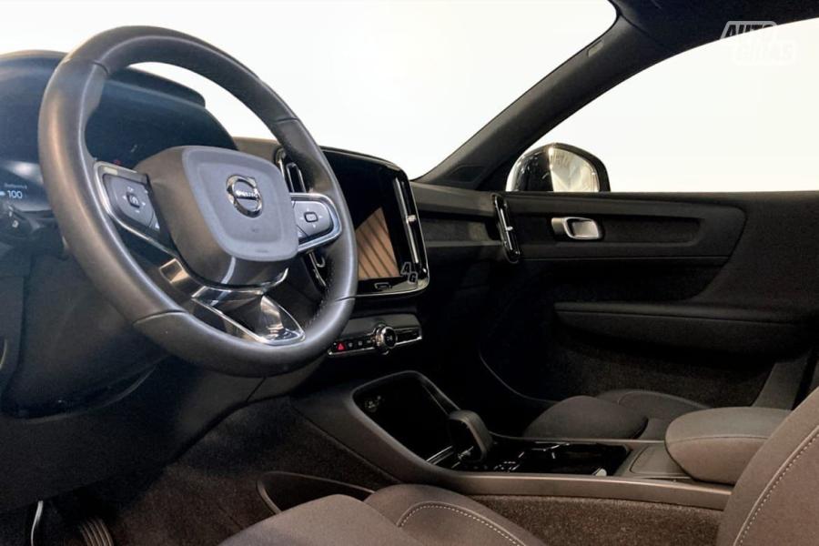 Black Volvo XC40 2023 in Kaunas, with an engine capacity of 0.00 L and mileage of 47 thousand km for 37169 €, photo 6 on AUTOMOTO.COM.LV