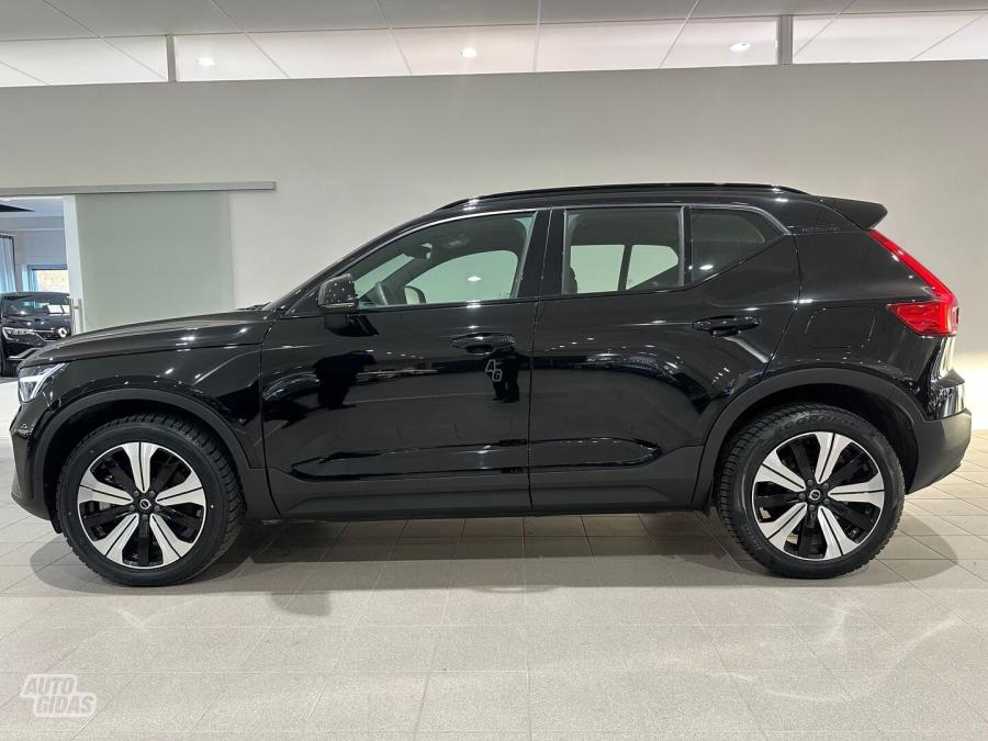 Melns Volvo XC40 2023 Kauņa, ar dzinēja tilpumu 0.00 L un nobraukumu 82 tūkst. km par 33690 €, foto 4 vietnē AUTOMOTO.COM.LV