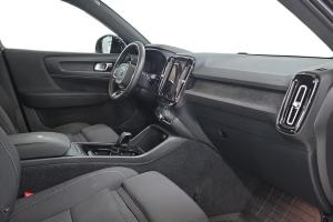 Black Volvo XC40 2023 in Kaunas, with an engine capacity of 0.00 L and mileage of 46 thousand km for 36589 €, photo 7 on AUTOMOTO.COM.LV