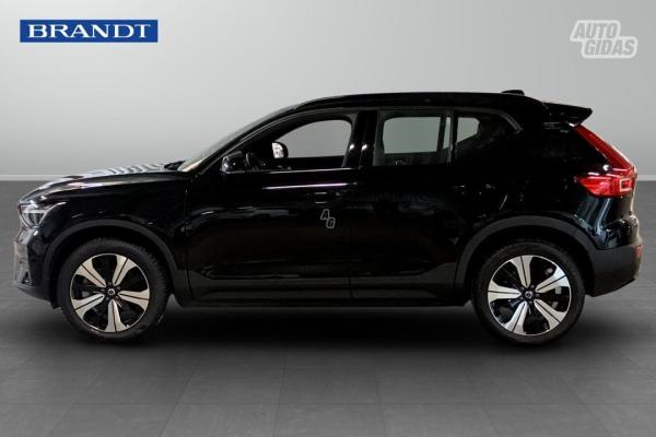 Black Volvo XC40 2023 in Kaunas, with an engine capacity of 0.00 L and mileage of 46 thousand km for 35209 €, photo 3 on AUTOMOTO.COM.LV