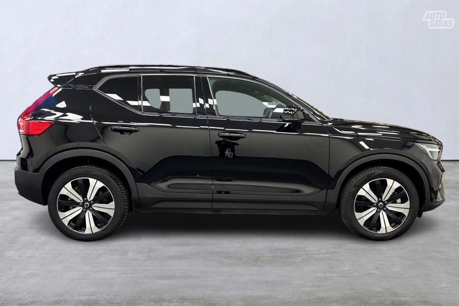 Melns Volvo XC40 2023 Kauņa, ar dzinēja tilpumu 0.00 L un nobraukumu 60 tūkst. km par 33735 €, foto 3 vietnē AUTOMOTO.COM.LV