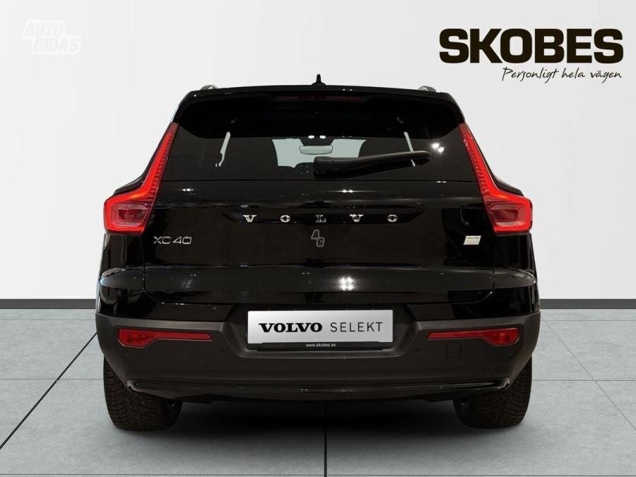 Black Volvo XC40 2023 in Kaunas, with an engine capacity of 0.00 L and mileage of 66 thousand km for 37212 €, photo 6 on AUTOMOTO.COM.LV