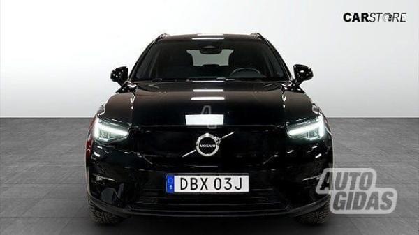 Black Volvo XC40 2023 in Kaunas, with an engine capacity of 0.00 L and mileage of 25 thousand km for 31309 €, photo 8 on AUTOMOTO.COM.LV
