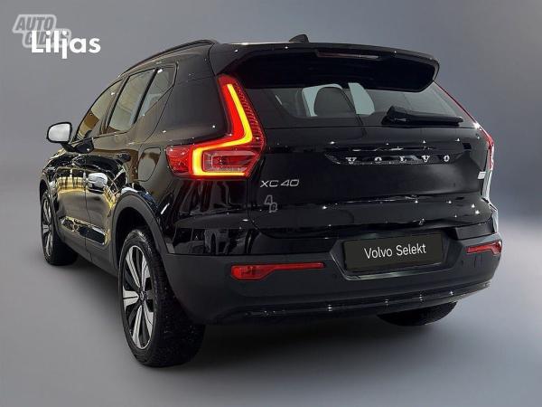 Black Volvo XC40 2023 in Kaunas, with an engine capacity of 0.00 L and mileage of 44 thousand km for 32204 €, photo 4 on AUTOMOTO.COM.LV