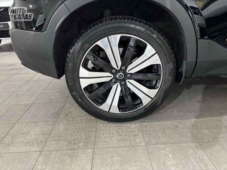 Black Volvo XC40 2023 in Kaunas, with an engine capacity of 0.00 L and mileage of 44 thousand km for 32204 €, photo 11 on AUTOMOTO.COM.LV