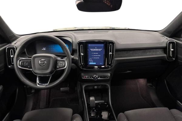 Melns Volvo XC40 2023 Kauņa, ar dzinēja tilpumu 0.00 L un nobraukumu 73 tūkst. km par 35402 €, foto 9 vietnē AUTOMOTO.COM.LV