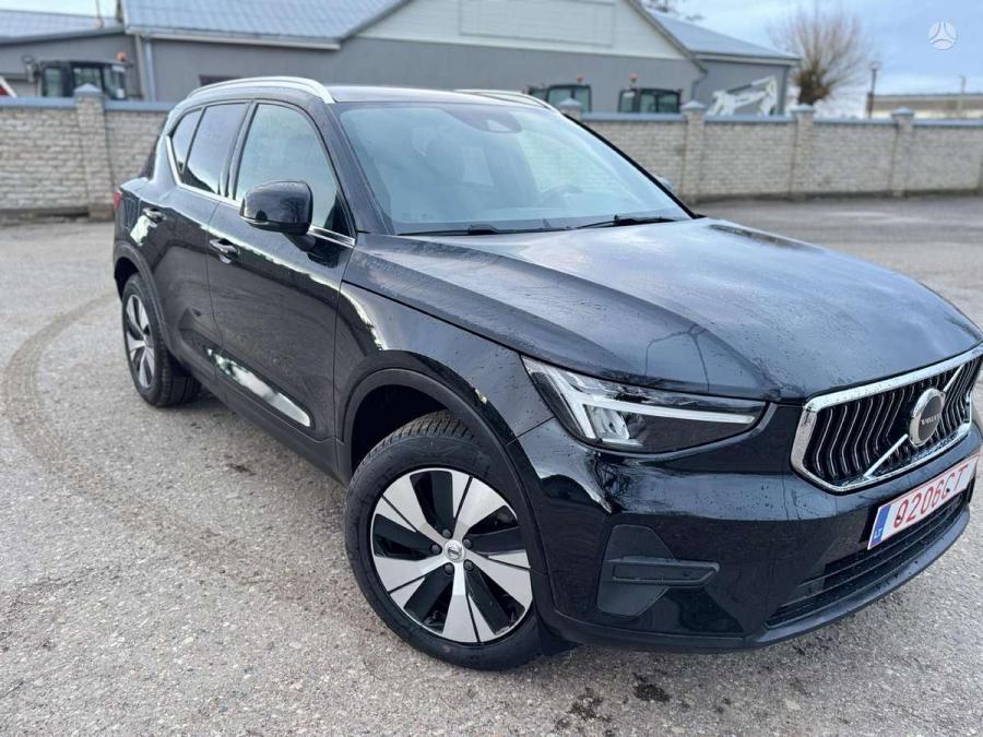 Melns Volvo XC40 2023 Jonava, ar dzinēja tilpumu 1.48 L un nobraukumu 43 tūkst. km par 27999 €, foto 3 vietnē AUTOMOTO.COM.LV