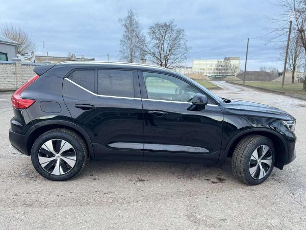 Melns Volvo XC40 2023 Jonava, ar dzinēja tilpumu 1.48 L un nobraukumu 43 tūkst. km par 27999 €, foto 4 vietnē AUTOMOTO.COM.LV