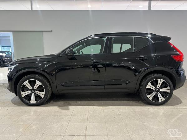 Black Volvo XC40 2023 in Kaunas, with an engine capacity of 0.00 L and mileage of 98 thousand km for 33385 €, photo 3 on AUTOMOTO.COM.LV
