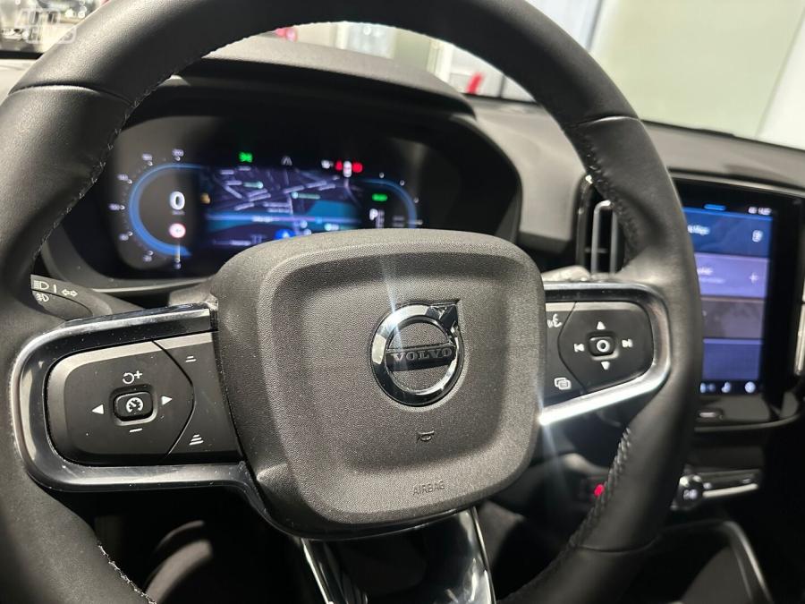 Melns Volvo XC40 2023 Kauņa, ar dzinēja tilpumu 0.00 L un nobraukumu 98 tūkst. km par 33385 €, foto 15 vietnē AUTOMOTO.COM.LV