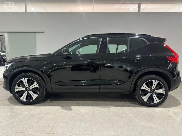 Melns Volvo XC40 2023 Kauņa, ar dzinēja tilpumu 0.00 L un nobraukumu 28 tūkst. km par 36441 €, foto 3 vietnē AUTOMOTO.COM.LV
