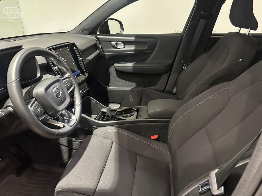 Melns Volvo XC40 2023 Kauņa, ar dzinēja tilpumu 0.00 L un nobraukumu 28 tūkst. km par 36441 €, foto 11 vietnē AUTOMOTO.COM.LV