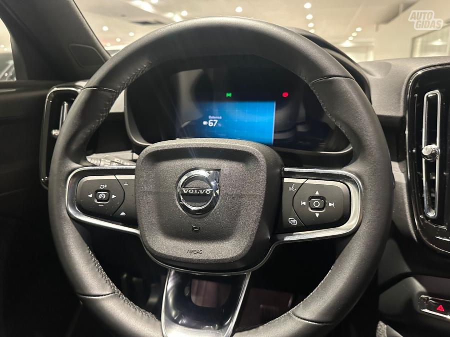 Melns Volvo XC40 2023 Kauņa, ar dzinēja tilpumu 0.00 L un nobraukumu 28 tūkst. km par 36441 €, foto 17 vietnē AUTOMOTO.COM.LV