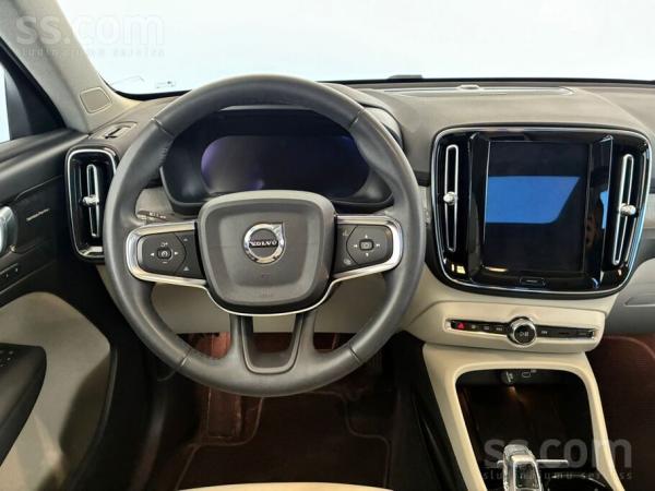 Black Volvo XC40 2023 in Riga, with an engine capacity of 2.00 L and mileage of 38 thousand km for 33500 €, photo 7 on AUTOMOTO.COM.LV
