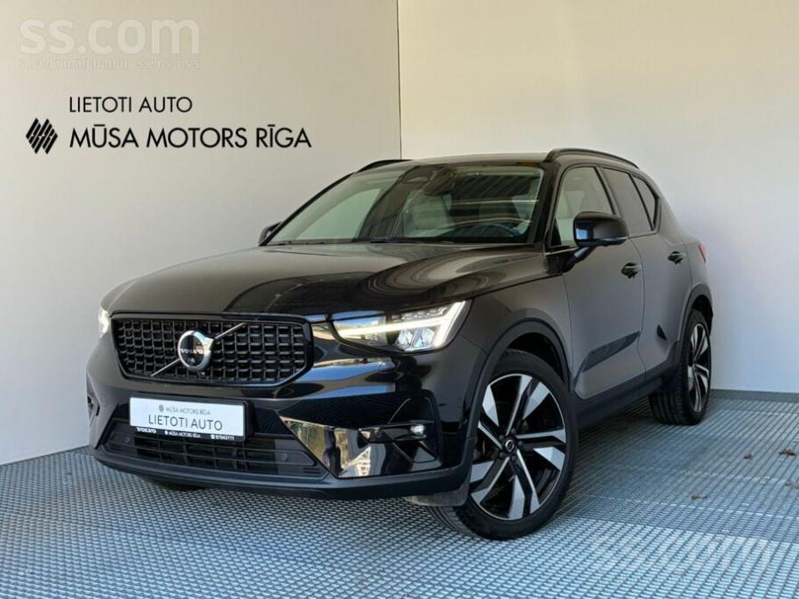 Черный Вольво XC40 2023 в Рига, объемом двигателя 2.00 л и пробегом 38 тыс. км за 31500 €, фото 1 на AUTOMOTO.COM.LV