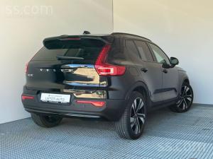 Черный Вольво XC40 2023 в Рига, объемом двигателя 2.00 л и пробегом 38 тыс. км за 31500 €, фото 4 на AUTOMOTO.COM.LV