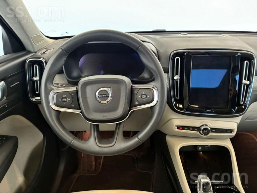 Черный Вольво XC40 2023 в Рига, объемом двигателя 2.00 л и пробегом 38 тыс. км за 31500 €, фото 8 на AUTOMOTO.COM.LV