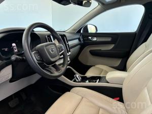 Черный Вольво XC40 2023 в Рига, объемом двигателя 2.00 л и пробегом 38 тыс. км за 31500 €, фото 9 на AUTOMOTO.COM.LV