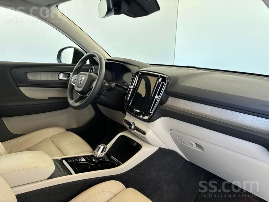 Черный Вольво XC40 2023 в Рига, объемом двигателя 2.00 л и пробегом 38 тыс. км за 31500 €, фото 18 на AUTOMOTO.COM.LV