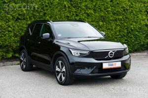 Black Volvo XC40 2023 in Riga, with an engine capacity of 0.00 L and mileage of 40 thousand km for 40900 €, photo 4 on AUTOMOTO.COM.LV