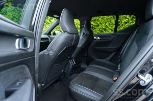 Black Volvo XC40 2023 in Riga, with an engine capacity of 0.00 L and mileage of 40 thousand km for 40900 €, photo 13 on AUTOMOTO.COM.LV