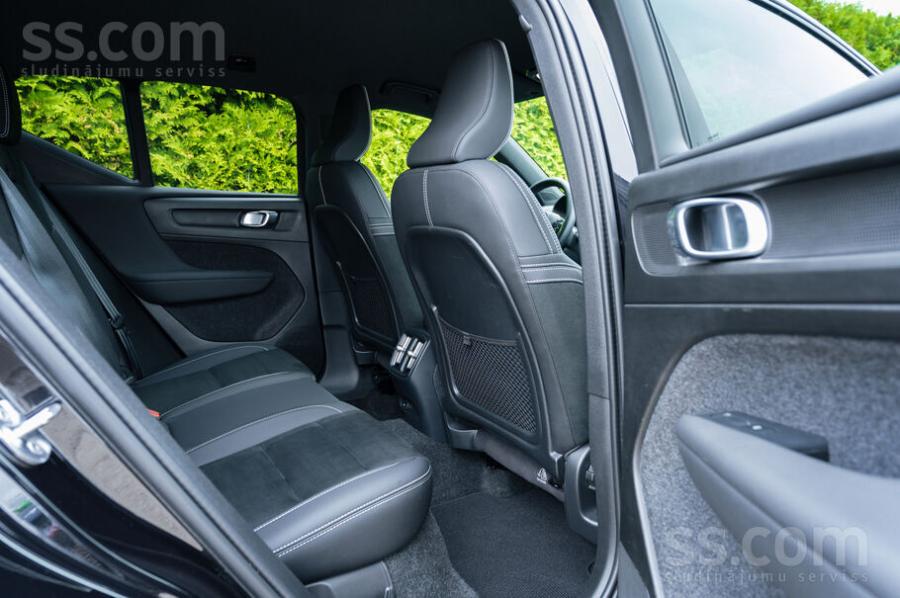 Black Volvo XC40 2023 in Riga, with an engine capacity of 0.00 L and mileage of 40 thousand km for 40900 €, photo 15 on AUTOMOTO.COM.LV