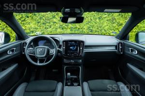 Black Volvo XC40 2023 in Riga, with an engine capacity of 0.00 L and mileage of 40 thousand km for 40900 €, photo 16 on AUTOMOTO.COM.LV