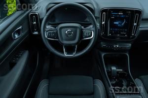 Black Volvo XC40 2023 in Riga, with an engine capacity of 0.00 L and mileage of 40 thousand km for 40900 €, photo 17 on AUTOMOTO.COM.LV