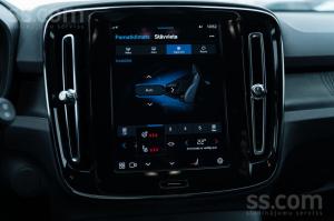 Black Volvo XC40 2023 in Riga, with an engine capacity of 0.00 L and mileage of 40 thousand km for 40900 €, photo 23 on AUTOMOTO.COM.LV