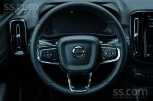 Black Volvo XC40 2023 in Riga, with an engine capacity of 0.00 L and mileage of 40 thousand km for 40900 €, photo 27 on AUTOMOTO.COM.LV