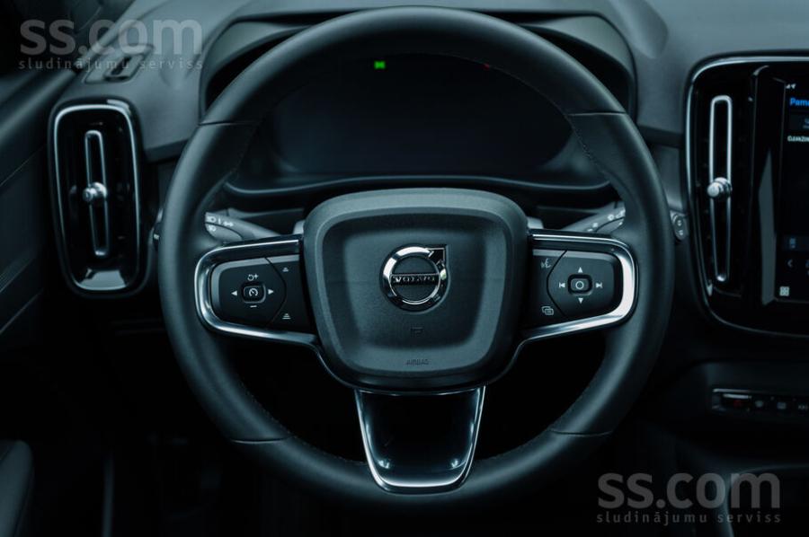 Black Volvo XC40 2023 in Riga, with an engine capacity of 0.00 L and mileage of 40 thousand km for 40900 €, photo 27 on AUTOMOTO.COM.LV