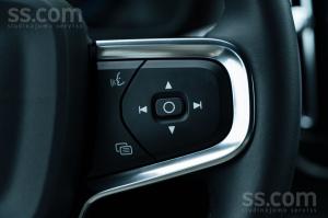 Black Volvo XC40 2023 in Riga, with an engine capacity of 0.00 L and mileage of 40 thousand km for 40900 €, photo 28 on AUTOMOTO.COM.LV