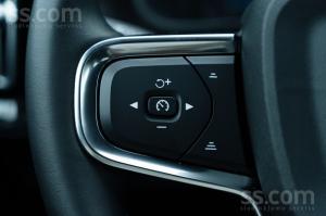 Black Volvo XC40 2023 in Riga, with an engine capacity of 0.00 L and mileage of 40 thousand km for 40900 €, photo 29 on AUTOMOTO.COM.LV