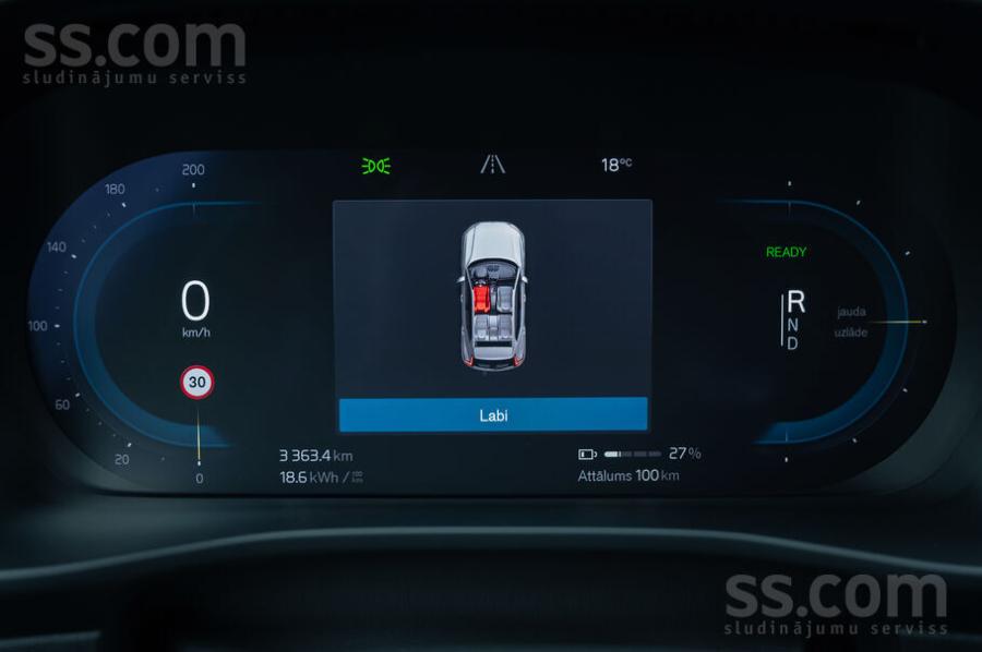 Black Volvo XC40 2023 in Riga, with an engine capacity of 0.00 L and mileage of 40 thousand km for 40900 €, photo 30 on AUTOMOTO.COM.LV