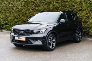 Black Volvo XC40 2023 in Riga, with an engine capacity of 2.00 L and mileage of 61 thousand km for 33900 €, photo  on AUTOMOTO.COM.LV