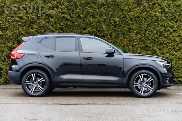 Черный Вольво XC40 2023 в Рига, объемом двигателя 2.00 л и пробегом 61 тыс. км за 33900 €, фото 4 на AUTOMOTO.COM.LV