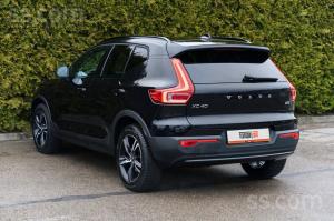 Black Volvo XC40 2023 in Riga, with an engine capacity of 2.00 L and mileage of 61 thousand km for 33900 €, photo 6 on AUTOMOTO.COM.LV
