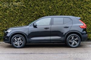 Black Volvo XC40 2023 in Riga, with an engine capacity of 2.00 L and mileage of 61 thousand km for 33900 €, photo 10 on AUTOMOTO.COM.LV