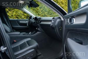 Black Volvo XC40 2023 in Riga, with an engine capacity of 2.00 L and mileage of 61 thousand km for 33900 €, photo 14 on AUTOMOTO.COM.LV