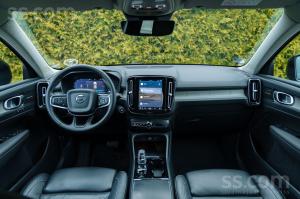 Black Volvo XC40 2023 in Riga, with an engine capacity of 2.00 L and mileage of 61 thousand km for 33900 €, photo 17 on AUTOMOTO.COM.LV