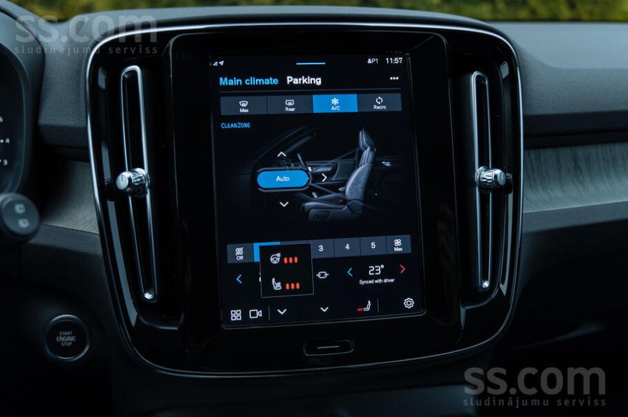 Black Volvo XC40 2023 in Riga, with an engine capacity of 2.00 L and mileage of 61 thousand km for 33900 €, photo 22 on AUTOMOTO.COM.LV