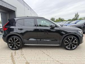 Черный Вольво XC40 2023 в Шяуляй, объемом двигателя 1.48 л и пробегом 141 тыс. км за 26990 €, фото 4 на AUTOMOTO.COM.LV